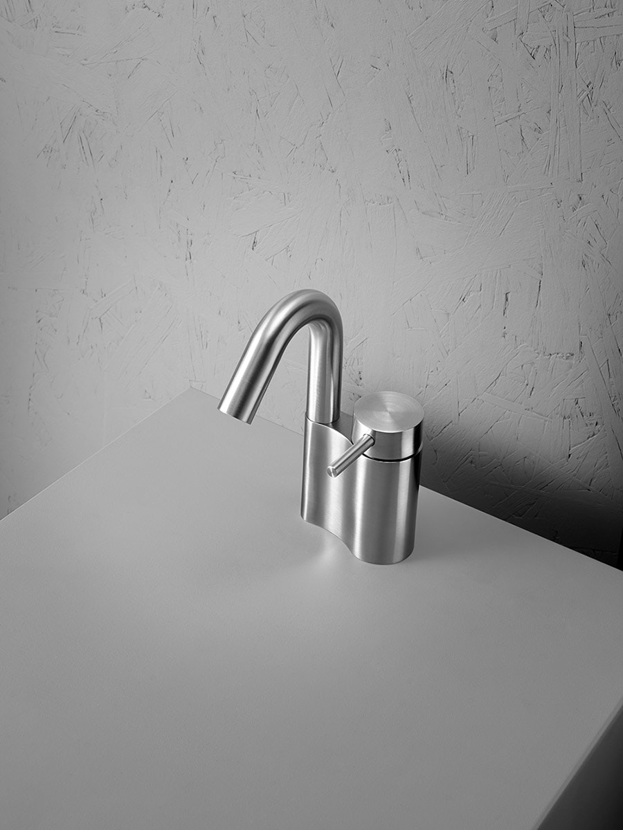 QuadroDesign: Stainless Steel Italian Faucets and Accessories